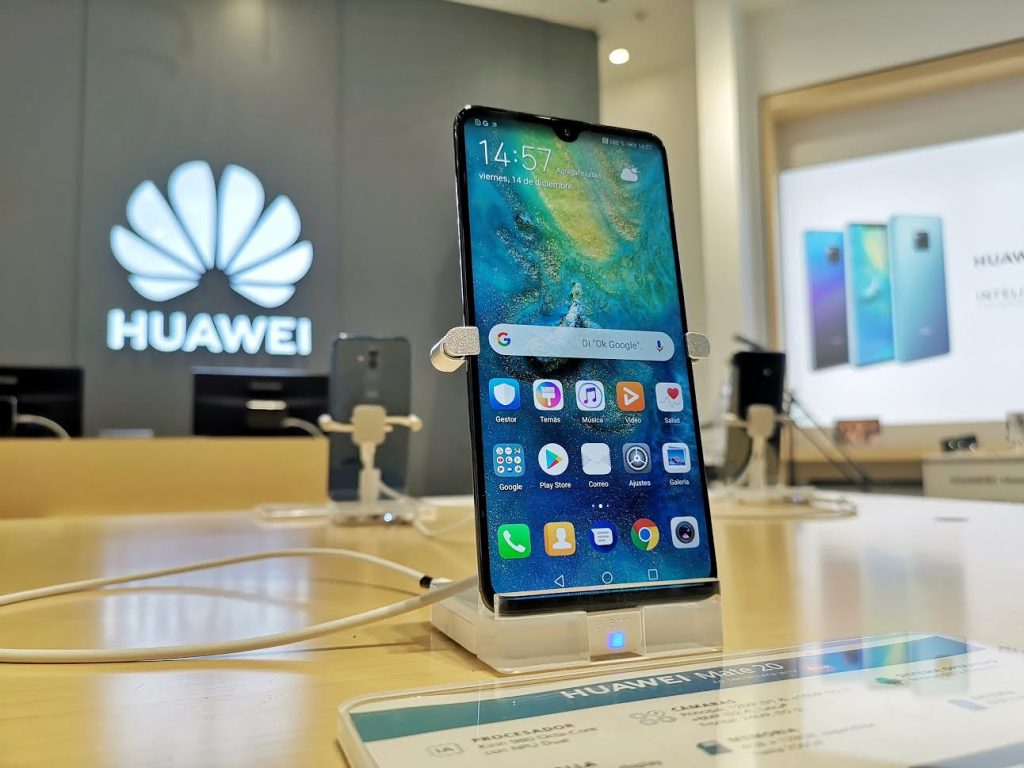 Huawei inaugura en Concepción su tercera tienda a nivel nacional | EMB ...